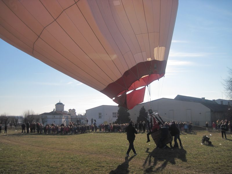 Deca oduševljena balonom – Info M